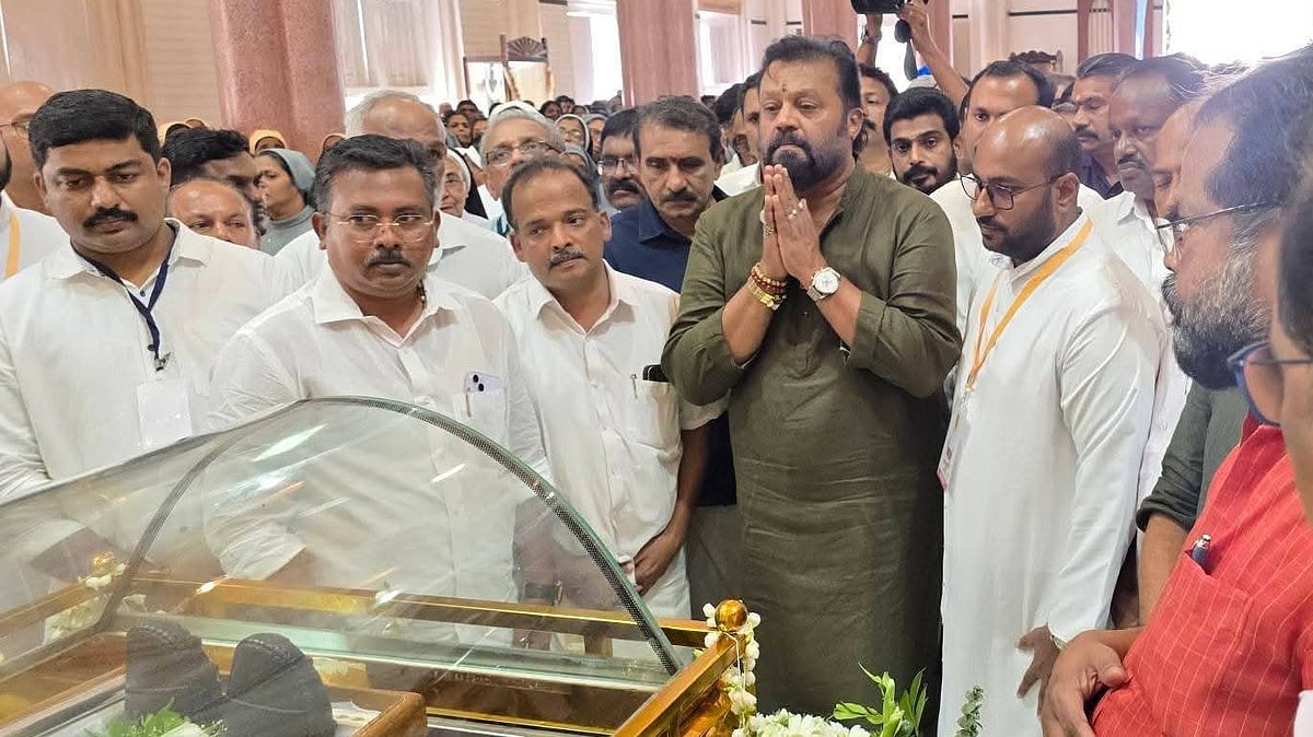 വലിയ ഇടയന് വിടനല്‍കി സാംസ്‌കാരിക നഗരി, ആദരാഞ്ജലി അര്‍പ്പിച്ച് ആയിരങ്ങള് ...