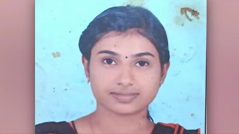 പ്രണയപ്പക: പെൺകുട്ടിയെ കുത്തിവീഴ്ത്തി തീകൊളുത്തി കൊന്നു; പ്രതിക്ക് ...
