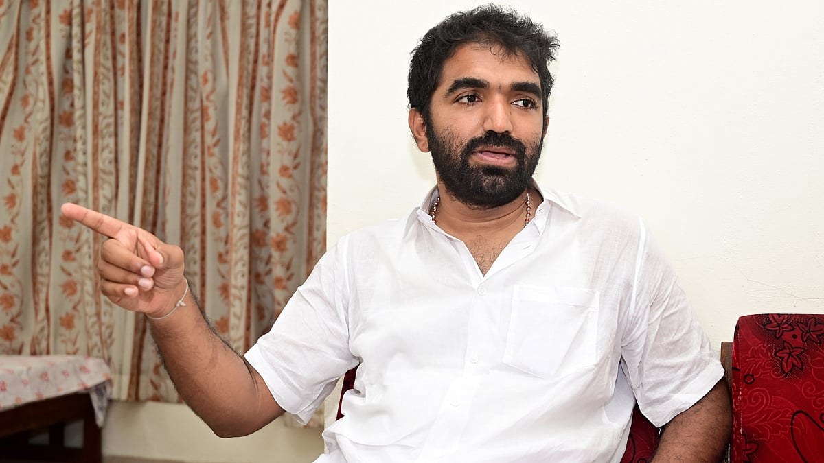 ജനമനസുകളില്‍ ജീവിക്കുന്ന എന്റെ പിതാവിന്റെ ഓര്‍മകള്‍ക്ക് ഭംഗം വരുത്താനാവില്ല: ചാണ്ടി ഉമ്മന് ...