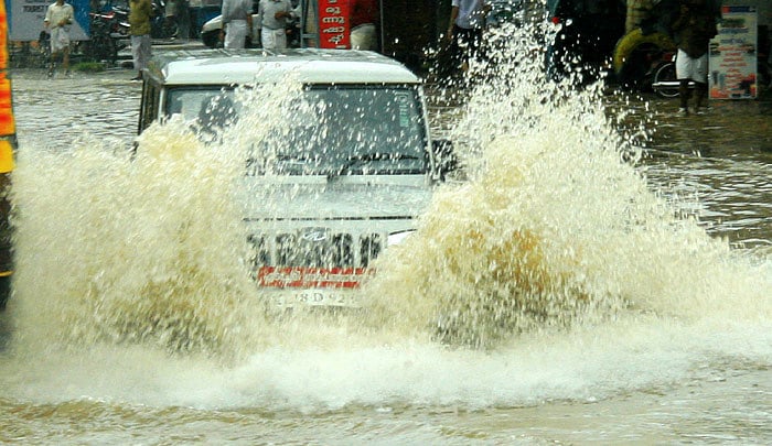 Driving in monsoon tips and advice to stay safe
