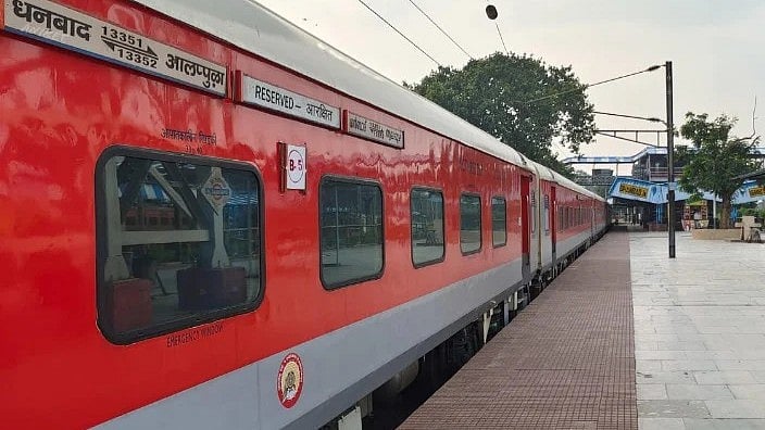 ട്രെയിനില്‍ നവജാത ശിശുവിന്റെ മൃതദേഹം; എസ് 4 കോച്ചിലെ സീറ്റില്‍ രക്തക്കറ ...