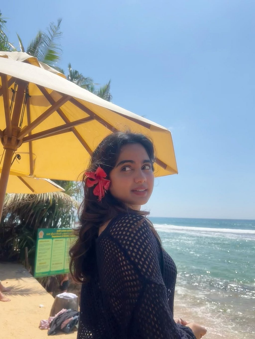 കടലോളം അഴുകുള്ളോള്‍; ഗ്ലാമറസായി ദേവിക സഞ്ജയ് | Devika Sanjay | Devika ...