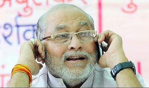 PM's brother Prahlad Modi stages dharna at Jantar Mantar